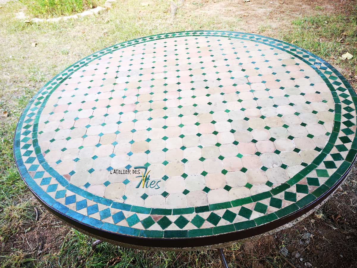 Table mosaïque rénovée - AtelierDes7vies